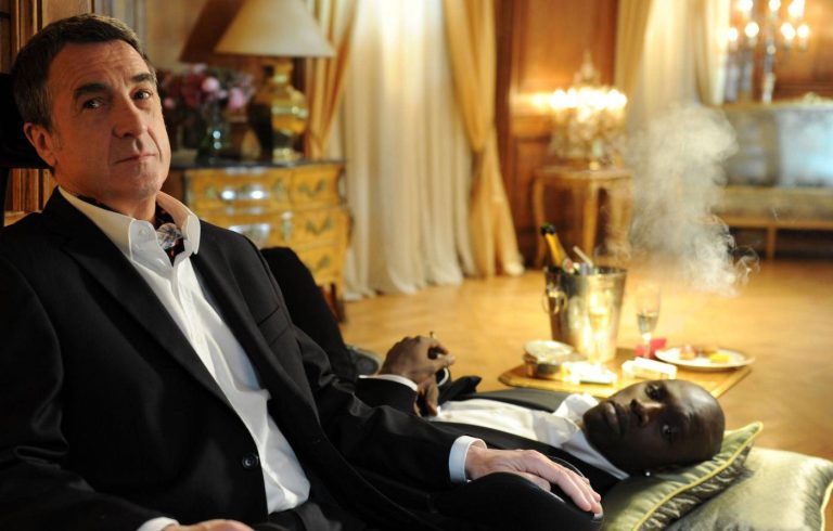 The Intouchables movie review & analysis (2011) - Cinelysium